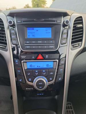 Pelēks Hyundai i30 2014 Vilkaviškis, ar dzinēja tilpumu 1.58 L un nobraukumu 210 tūkst. km par 5100 €, foto 16 vietnē AUTOMOTO.COM.LV