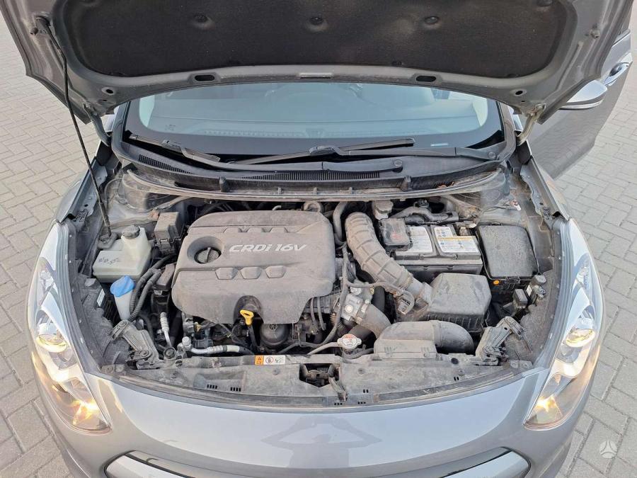 Pelēks Hyundai i30 2014 Vilkaviškis, ar dzinēja tilpumu 1.58 L un nobraukumu 210 tūkst. km par 5100 €, foto 19 vietnē AUTOMOTO.COM.LV