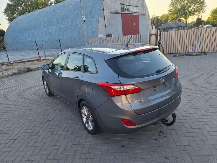 Pelēks Hyundai i30 2014 Vilkaviškis, ar dzinēja tilpumu 1.58 L un nobraukumu 210 tūkst. km par 4950 €, foto 4 vietnē AUTOMOTO.COM.LV