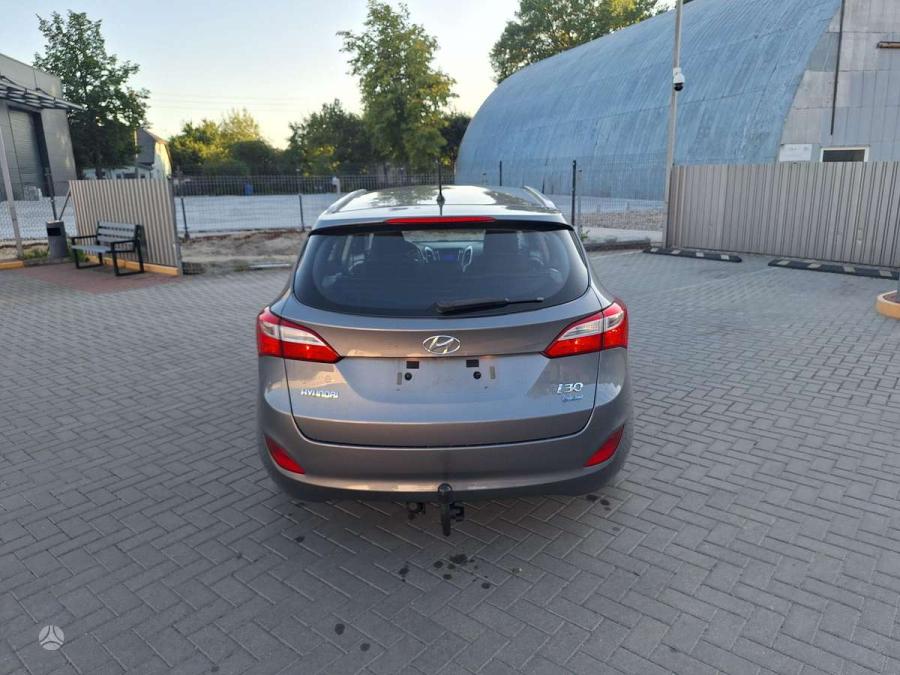 Pelēks Hyundai i30 2014 Vilkaviškis, ar dzinēja tilpumu 1.58 L un nobraukumu 210 tūkst. km par 4950 €, foto 5 vietnē AUTOMOTO.COM.LV