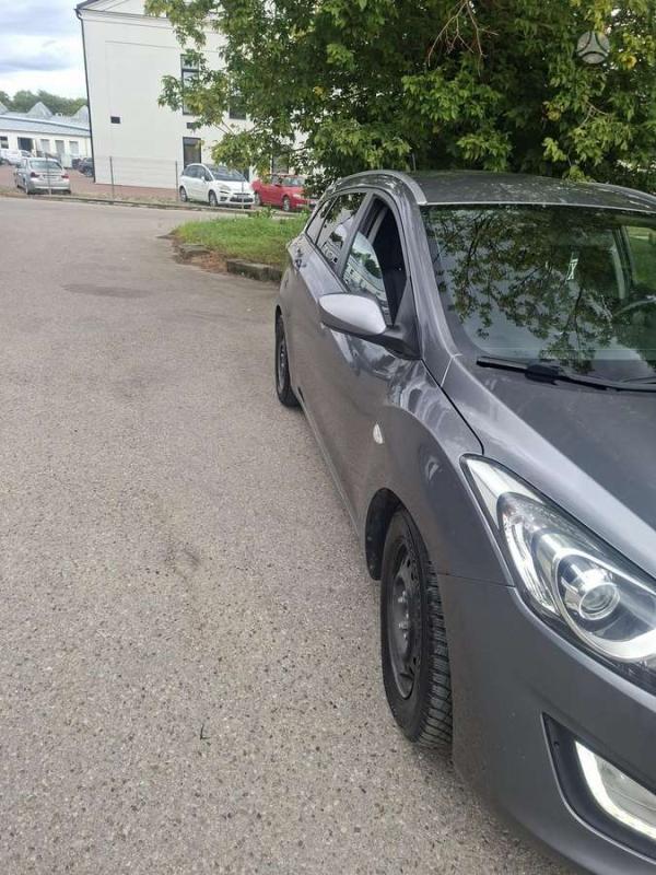Grey Hyundai i30 2014 in Kaunas, with an engine capacity of 1.40 L and mileage of 370 thousand km for 3150 €, photo 2 on AUTOMOTO.COM.LV