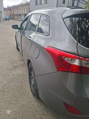 Grey Hyundai i30 2014 in Kaunas, with an engine capacity of 1.40 L and mileage of 370 thousand km for 3150 €, photo 5 on AUTOMOTO.COM.LV