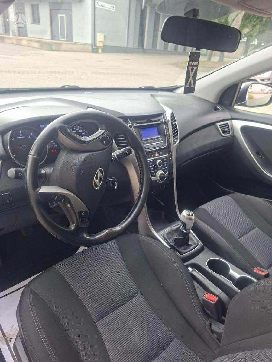Grey Hyundai i30 2014 in Kaunas, with an engine capacity of 1.40 L and mileage of 370 thousand km for 3150 €, photo 6 on AUTOMOTO.COM.LV