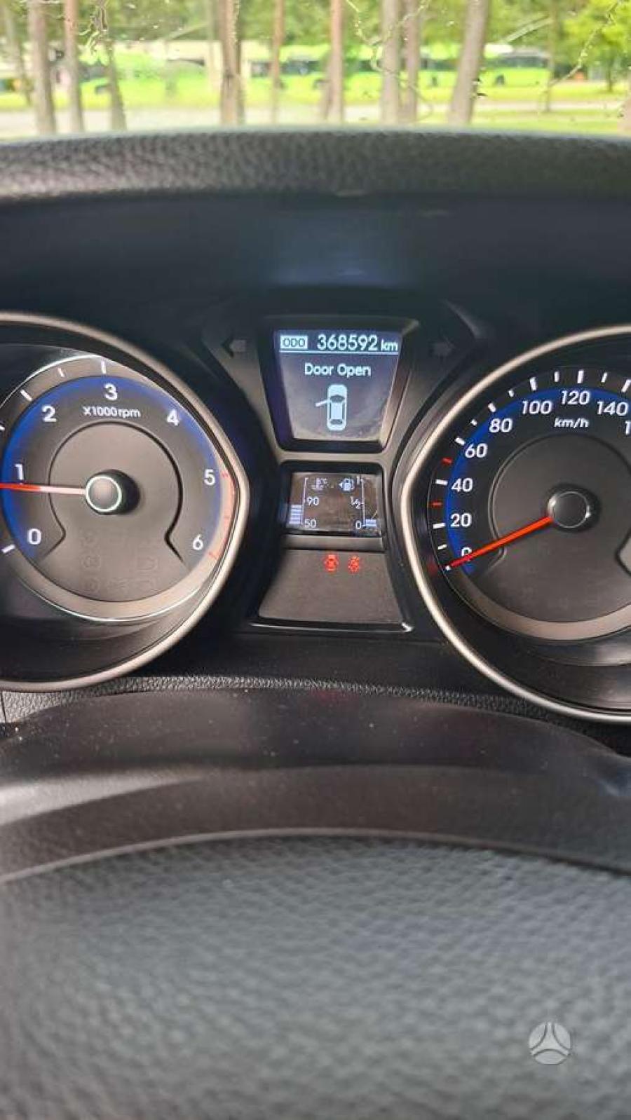 Grey Hyundai i30 2014 in Kaunas, with an engine capacity of 1.40 L and mileage of 370 thousand km for 3150 €, photo 7 on AUTOMOTO.COM.LV
