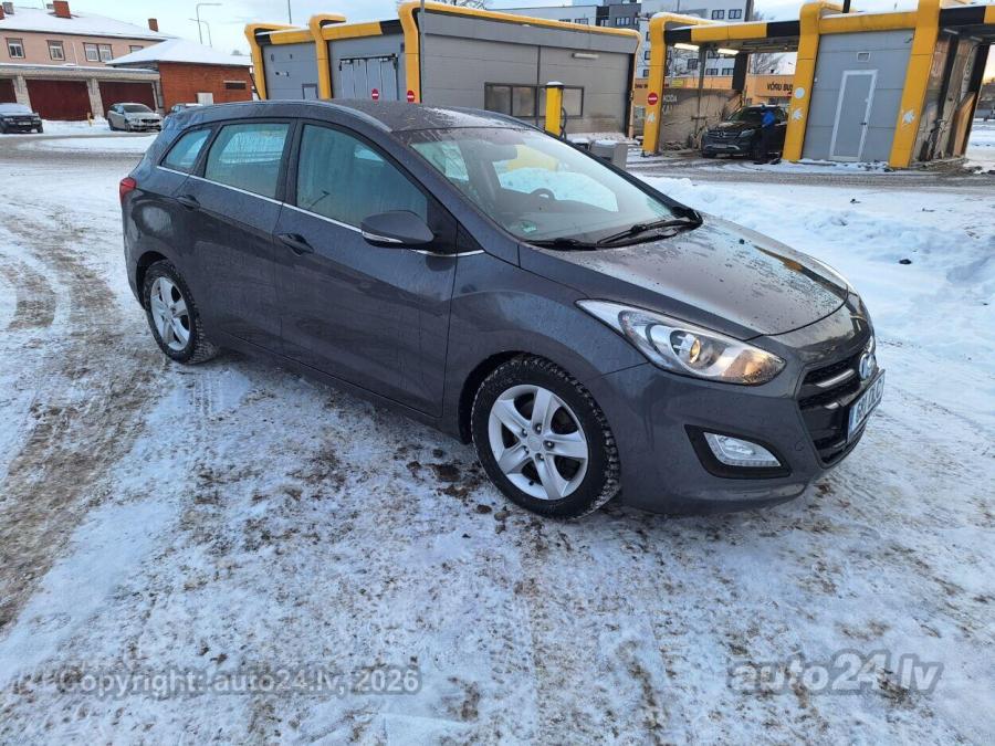 Pelēks Hyundai i30 2015 Veru, ar dzinēja tilpumu 1.60 L un nobraukumu 107 tūkst. km par 8400 €, foto 3 vietnē AUTOMOTO.COM.LV