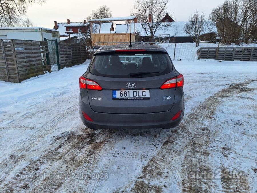 Pelēks Hyundai i30 2015 Veru, ar dzinēja tilpumu 1.60 L un nobraukumu 107 tūkst. km par 8400 €, foto 6 vietnē AUTOMOTO.COM.LV