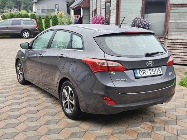 Grey Hyundai i30 2015 in Talsi, with an engine capacity of 1.60 L and mileage of 224 thousand km for 6199 €, photo 3 on AUTOMOTO.COM.LV