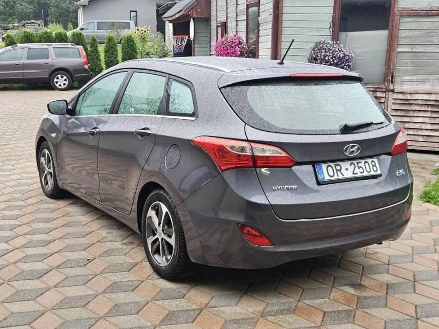 Pelēks Hyundai i30 2015 Talsi, ar dzinēja tilpumu 1.60 L un nobraukumu 224 tūkst. km par 6199 €, foto 4 vietnē AUTOMOTO.COM.LV