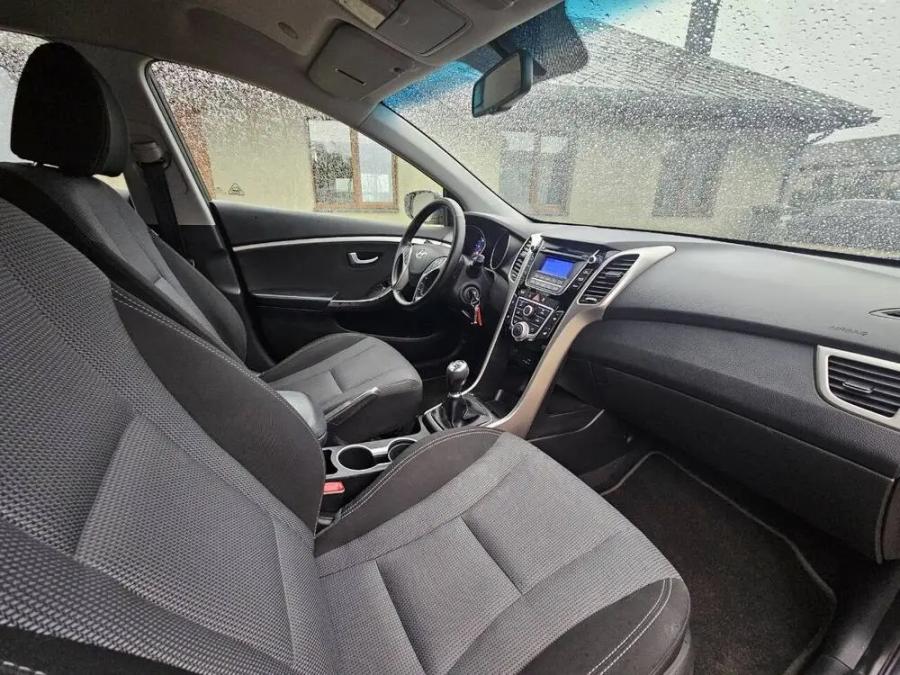 Pelēks Hyundai i30 2015 Talsi, ar dzinēja tilpumu 1.60 L un nobraukumu 224 tūkst. km par 6199 €, foto 18 vietnē AUTOMOTO.COM.LV