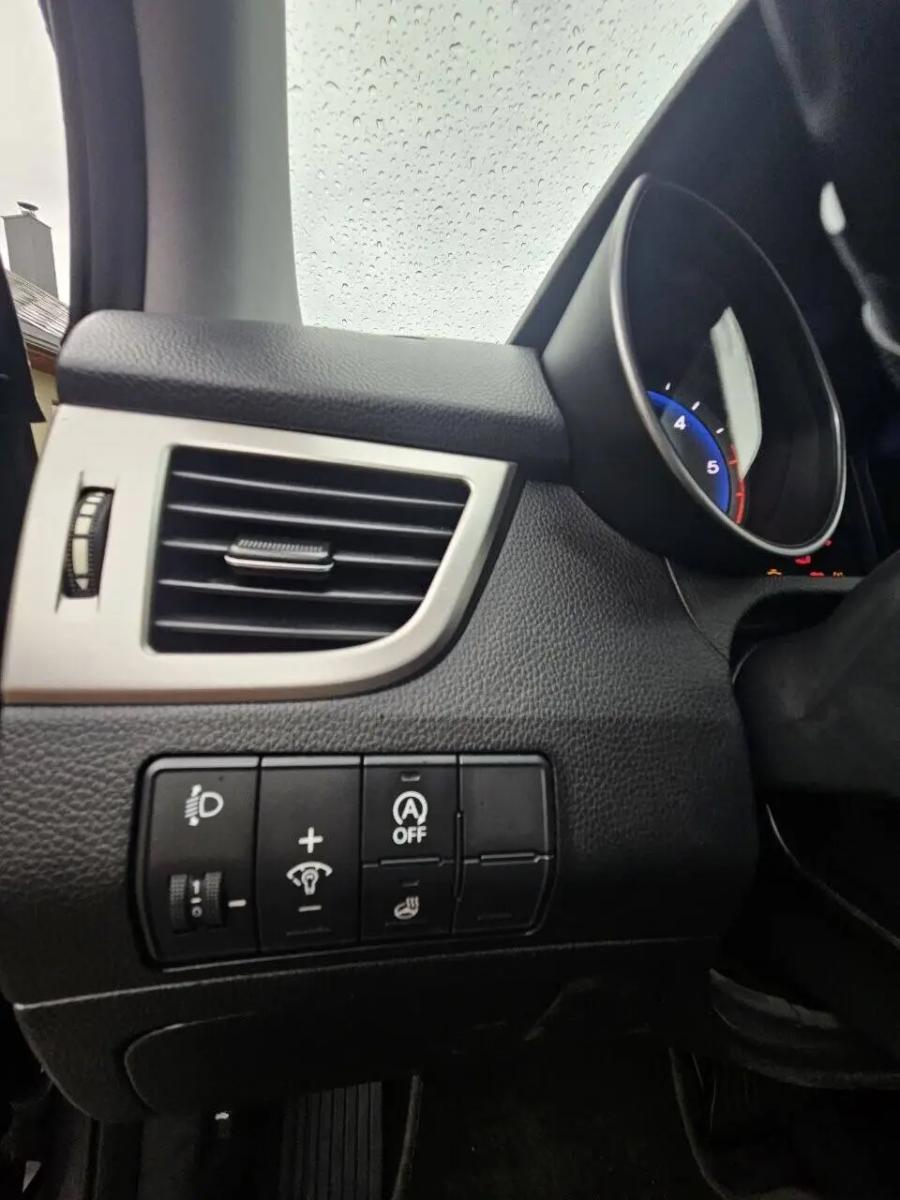 Pelēks Hyundai i30 2015 Talsi, ar dzinēja tilpumu 1.60 L un nobraukumu 224 tūkst. km par 6199 €, foto 20 vietnē AUTOMOTO.COM.LV