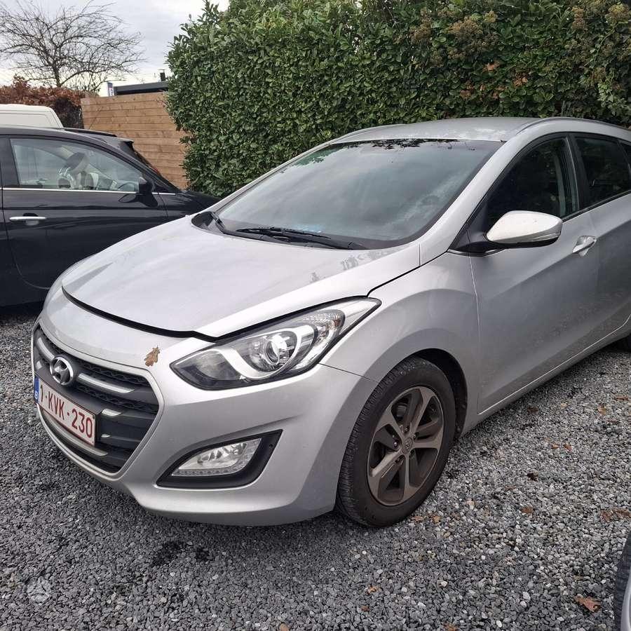 Grey Hyundai i30 2016 in Pakruojis, with an engine capacity of 1.58 L and mileage of 215 thousand km for 3450 €, photo 2 on AUTOMOTO.COM.LV