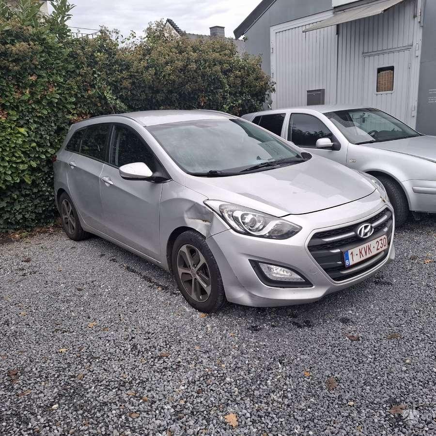 Grey Hyundai i30 2016 in Pakruojis, with an engine capacity of 1.58 L and mileage of 215 thousand km for 3450 €, photo 3 on AUTOMOTO.COM.LV