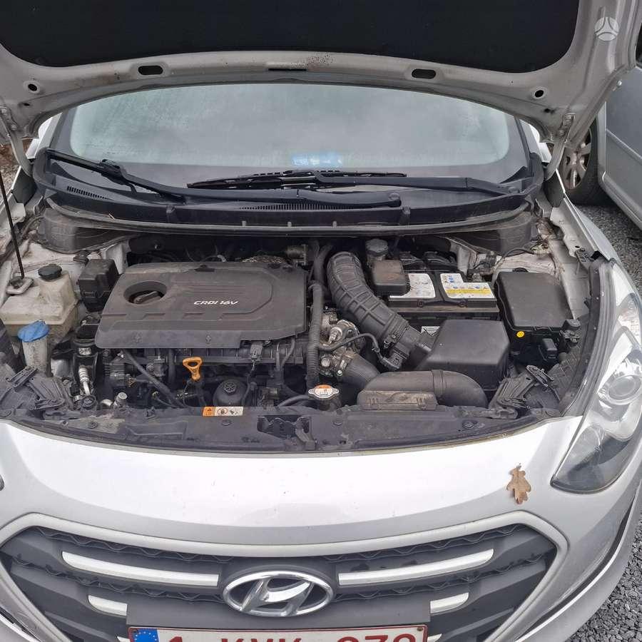Grey Hyundai i30 2016 in Pakruojis, with an engine capacity of 1.58 L and mileage of 215 thousand km for 3450 €, photo 10 on AUTOMOTO.COM.LV