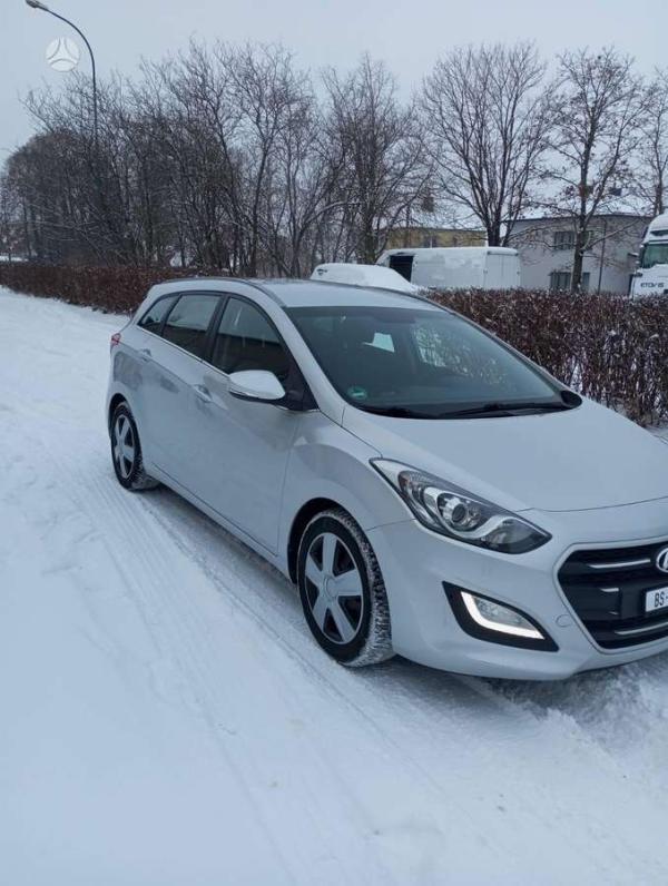 Grey Hyundai i30 2016 in Kelme, with an engine capacity of 1.60 L and mileage of 76 thousand km for 6800 €, photo 2 on AUTOMOTO.COM.LV
