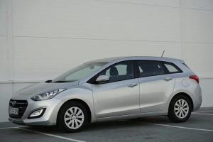 Pelēks Hyundai i30 2016 Rīga, ar dzinēja tilpumu 1.60 L un nobraukumu 157 tūkst. km par 6700 €, foto 4 vietnē AUTOMOTO.COM.LV