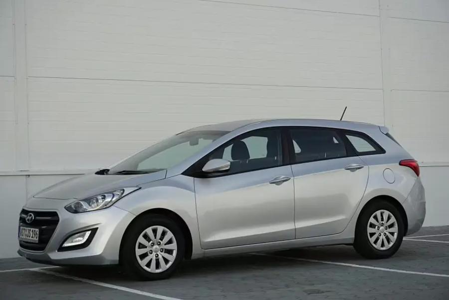 Pelēks Hyundai i30 2016 Rīga, ar dzinēja tilpumu 1.60 L un nobraukumu 157 tūkst. km par 6700 €, foto 4 vietnē AUTOMOTO.COM.LV