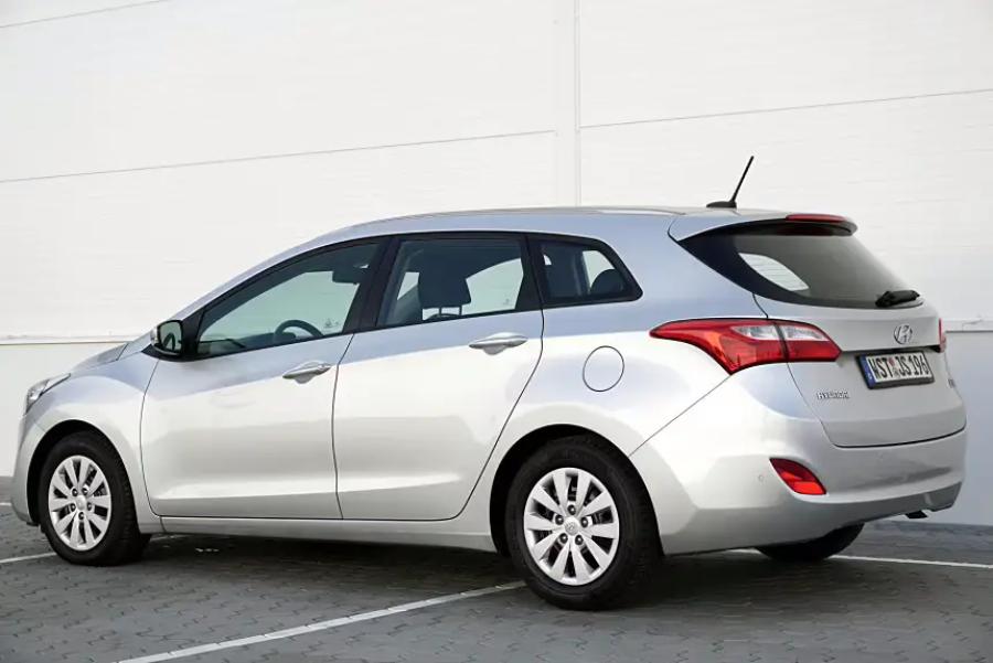 Pelēks Hyundai i30 2016 Rīga, ar dzinēja tilpumu 1.60 L un nobraukumu 157 tūkst. km par 6700 €, foto 5 vietnē AUTOMOTO.COM.LV