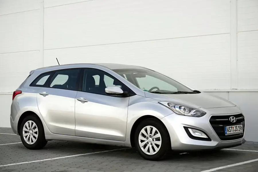 Pelēks Hyundai i30 2016 Rīga, ar dzinēja tilpumu 1.60 L un nobraukumu 157 tūkst. km par 6700 €, foto 10 vietnē AUTOMOTO.COM.LV