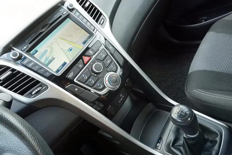 Pelēks Hyundai i30 2016 Rīga, ar dzinēja tilpumu 1.60 L un nobraukumu 157 tūkst. km par 6700 €, foto 16 vietnē AUTOMOTO.COM.LV