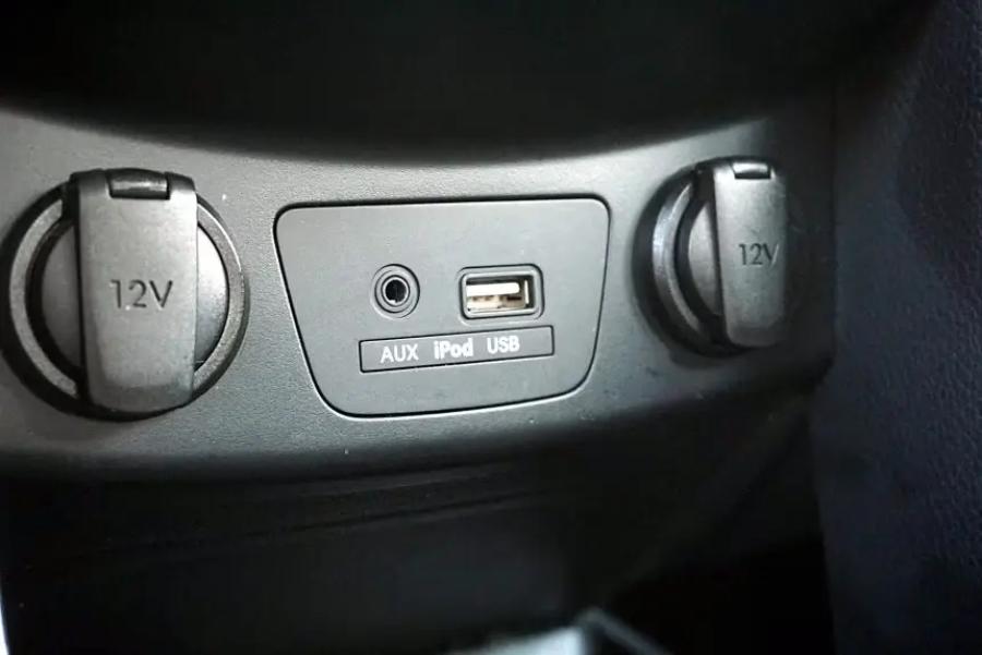 Pelēks Hyundai i30 2016 Rīga, ar dzinēja tilpumu 1.60 L un nobraukumu 157 tūkst. km par 6700 €, foto 17 vietnē AUTOMOTO.COM.LV