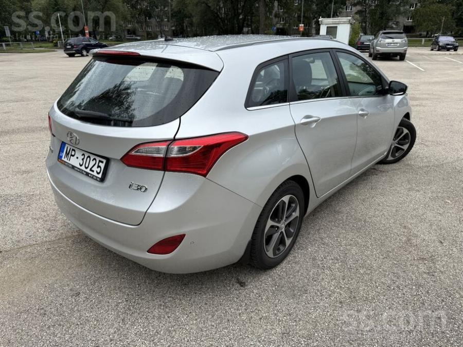 Pelēks Hyundai i30 2016 Rīga, ar dzinēja tilpumu 1.60 L un nobraukumu 308 tūkst. km par 4400 €, foto 4 vietnē AUTOMOTO.COM.LV