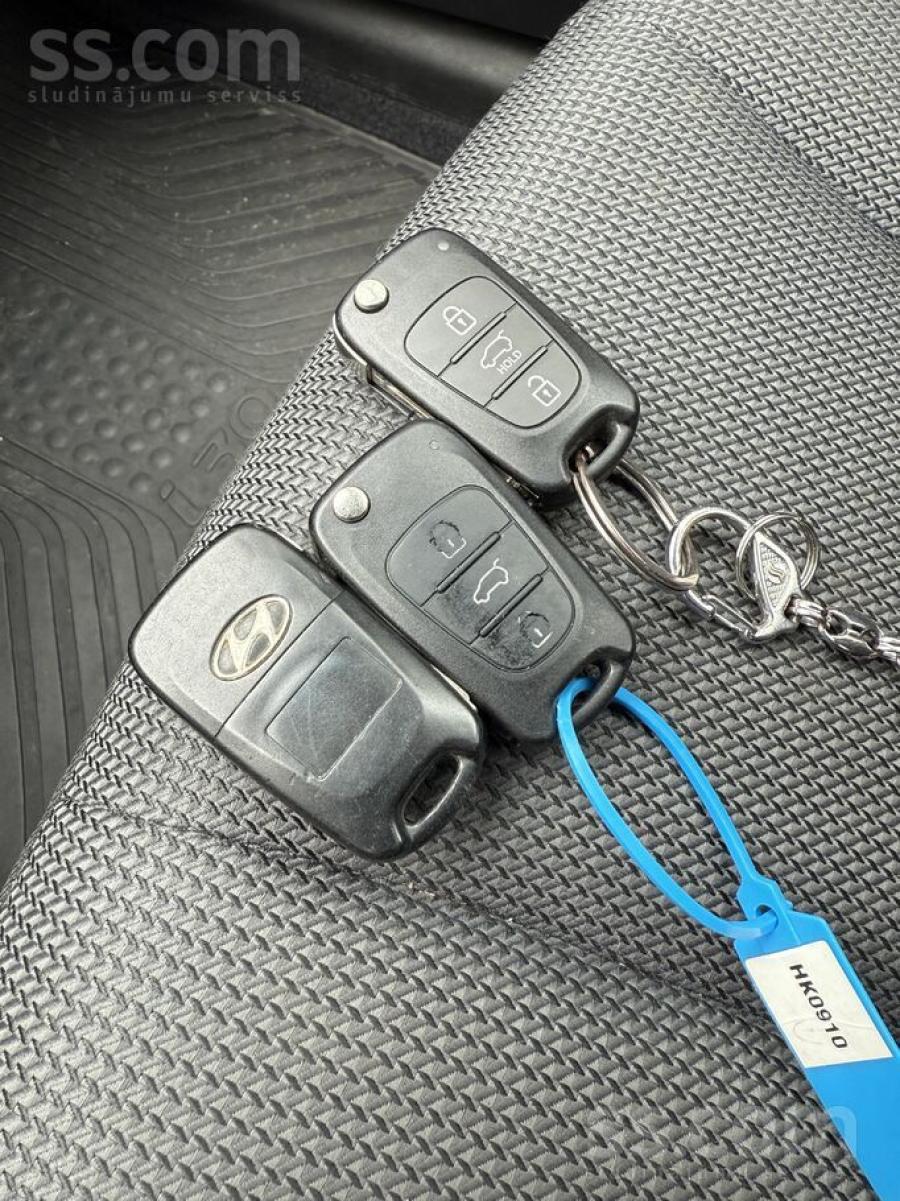 Pelēks Hyundai i30 2016 Rīga, ar dzinēja tilpumu 1.60 L un nobraukumu 308 tūkst. km par 4400 €, foto 14 vietnē AUTOMOTO.COM.LV