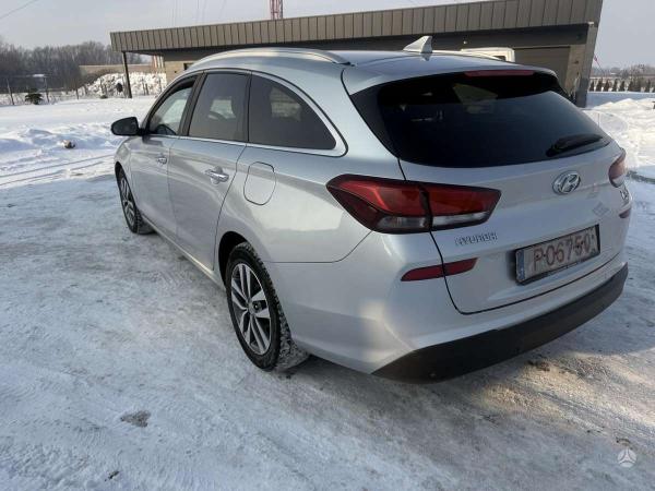 Grey Hyundai i30 2017 in Taurage, with an engine capacity of 1.58 L and mileage of 270 thousand km for 7500 €, photo 4 on AUTOMOTO.COM.LV