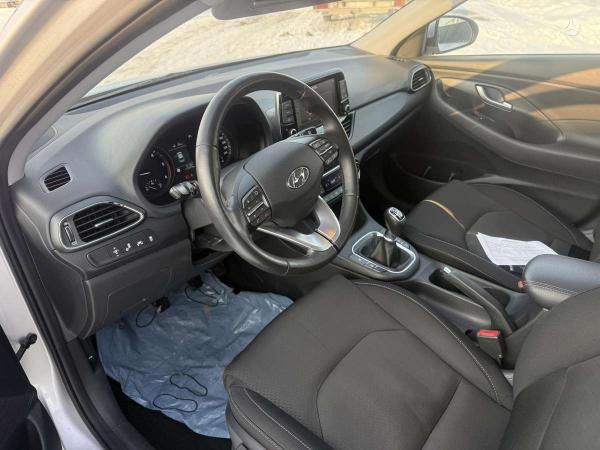 Grey Hyundai i30 2017 in Taurage, with an engine capacity of 1.58 L and mileage of 270 thousand km for 7500 €, photo 6 on AUTOMOTO.COM.LV