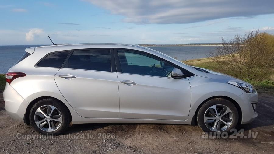 Pelēks Hyundai i30 2017 Tallina, ar dzinēja tilpumu 1.60 L un nobraukumu 111 tūkst. km par 7500 €, foto 2 vietnē AUTOMOTO.COM.LV