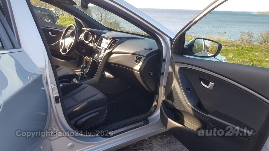 Pelēks Hyundai i30 2017 Tallina, ar dzinēja tilpumu 1.60 L un nobraukumu 111 tūkst. km par 7500 €, foto 6 vietnē AUTOMOTO.COM.LV