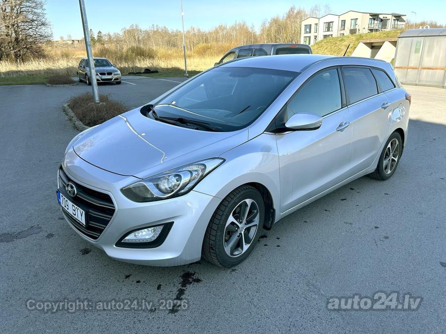Grey Hyundai i30 2017 in Tallinn, with an engine capacity of 1.60 L and mileage of 177 thousand km for 7500 €, photo 1 on AUTOMOTO.COM.LV