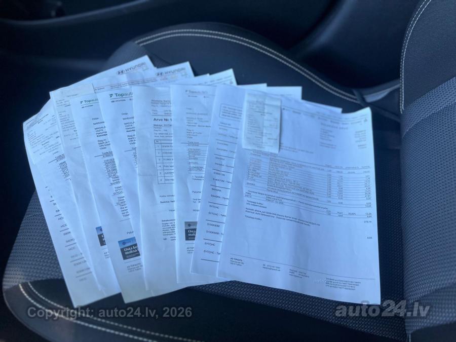 Grey Hyundai i30 2017 in Tallinn, with an engine capacity of 1.60 L and mileage of 111 thousand km for 8699 €, photo 5 on AUTOMOTO.COM.LV