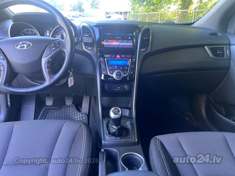 Grey Hyundai i30 2017 in Tallinn, with an engine capacity of 1.60 L and mileage of 111 thousand km for 8699 €, photo 11 on AUTOMOTO.COM.LV