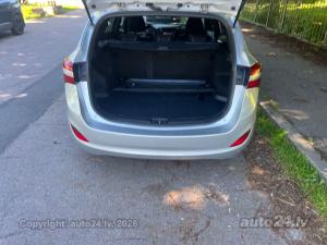 Grey Hyundai i30 2017 in Tallinn, with an engine capacity of 1.60 L and mileage of 111 thousand km for 8699 €, photo 15 on AUTOMOTO.COM.LV