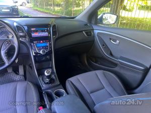 Grey Hyundai i30 2017 in Tallinn, with an engine capacity of 1.60 L and mileage of 111 thousand km for 8699 €, photo 20 on AUTOMOTO.COM.LV