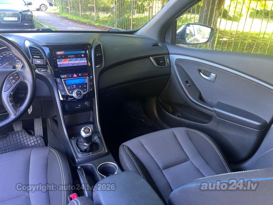 Grey Hyundai i30 2017 in Tallinn, with an engine capacity of 1.60 L and mileage of 111 thousand km for 8699 €, photo 20 on AUTOMOTO.COM.LV