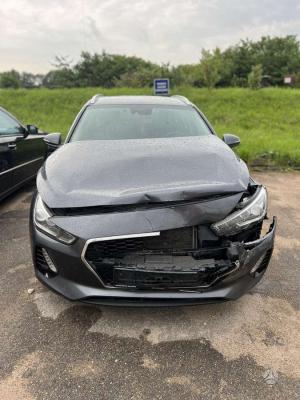 Серый Хендай i30 2017 в Каунас, объемом двигателя 1.58 л и пробегом 276 тыс. км за 5300 €, фото 3 на AUTOMOTO.COM.LV