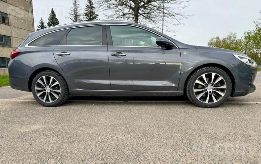 Pelēks Hyundai i30 2018 Rēzekne, ar dzinēja tilpumu 1.60 L un nobraukumu 191 tūkst. km par 3900 €, foto 3 vietnē AUTOMOTO.COM.LV
