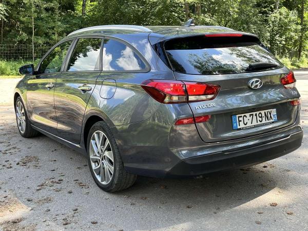 Grey Hyundai i30 2018 in Taurage, with an engine capacity of 1.60 L and mileage of 230 thousand km for 7450 €, photo 3 on AUTOMOTO.COM.LV