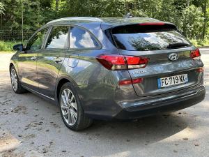 Grey Hyundai i30 2018 in Taurage, with an engine capacity of 1.60 L and mileage of 230 thousand km for 7450 €, photo 4 on AUTOMOTO.COM.LV