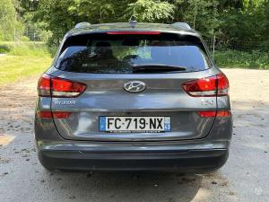 Grey Hyundai i30 2018 in Taurage, with an engine capacity of 1.60 L and mileage of 230 thousand km for 7450 €, photo 5 on AUTOMOTO.COM.LV
