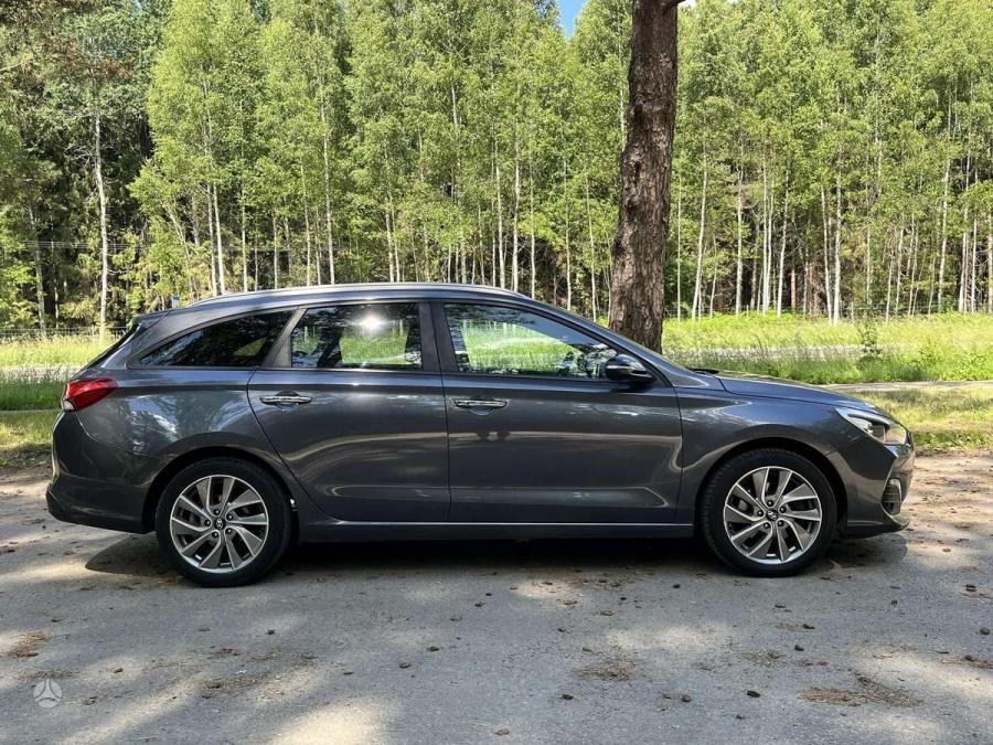 Grey Hyundai i30 2018 in Taurage, with an engine capacity of 1.60 L and mileage of 230 thousand km for 7450 €, photo 7 on AUTOMOTO.COM.LV