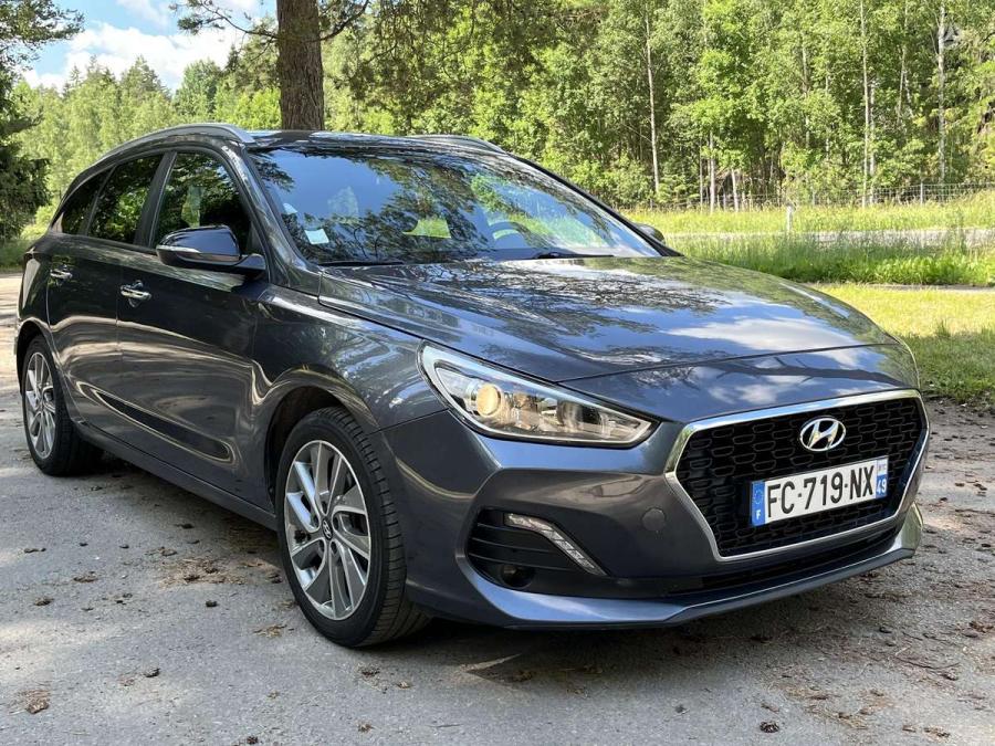 Grey Hyundai i30 2018 in Taurage, with an engine capacity of 1.60 L and mileage of 230 thousand km for 7450 €, photo 8 on AUTOMOTO.COM.LV
