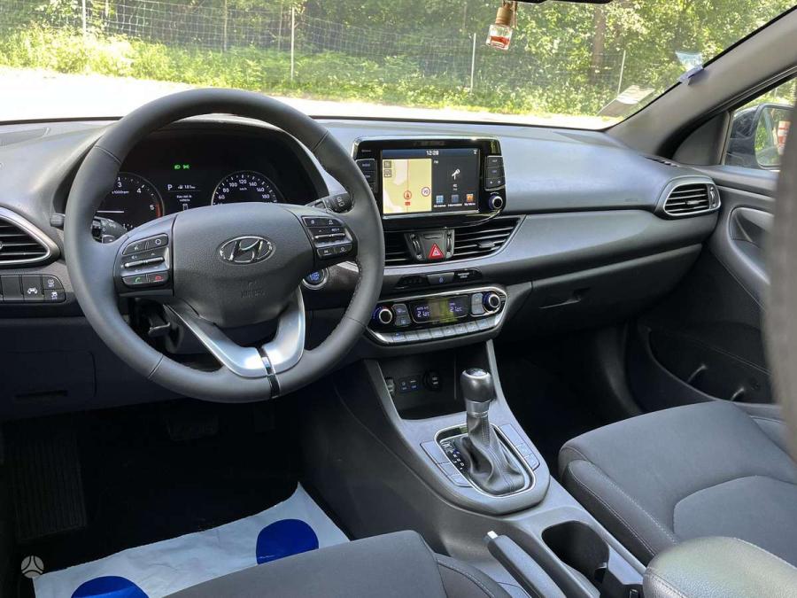 Grey Hyundai i30 2018 in Taurage, with an engine capacity of 1.60 L and mileage of 230 thousand km for 7450 €, photo 10 on AUTOMOTO.COM.LV