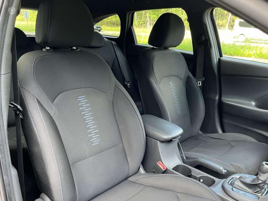 Grey Hyundai i30 2018 in Taurage, with an engine capacity of 1.60 L and mileage of 230 thousand km for 7450 €, photo 13 on AUTOMOTO.COM.LV