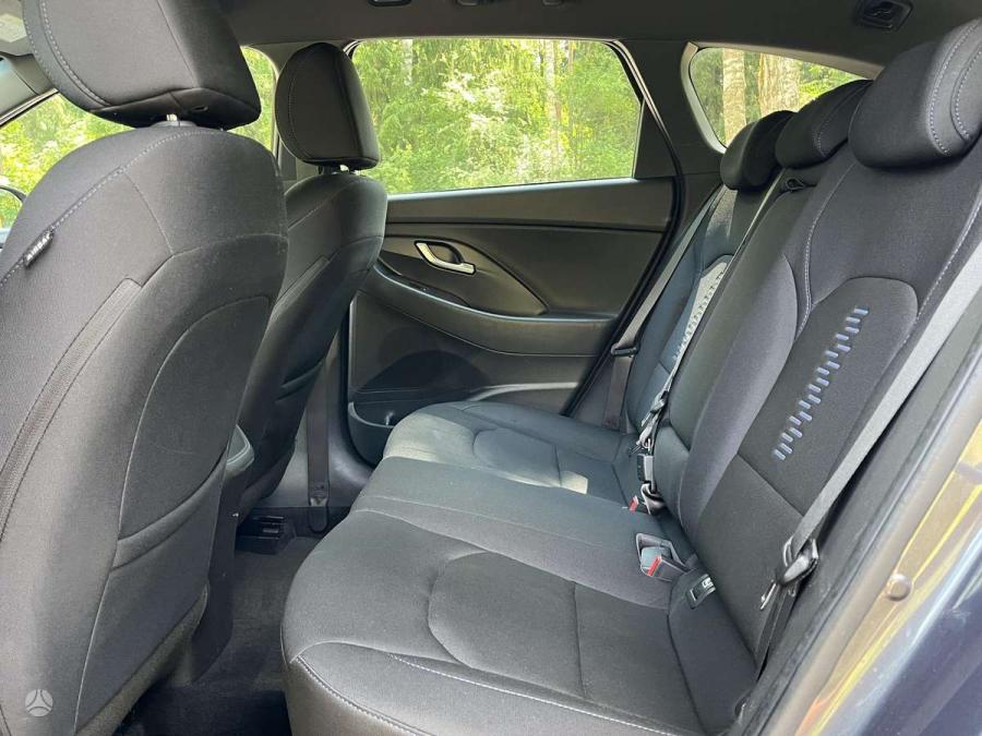 Grey Hyundai i30 2018 in Taurage, with an engine capacity of 1.60 L and mileage of 230 thousand km for 7450 €, photo 15 on AUTOMOTO.COM.LV