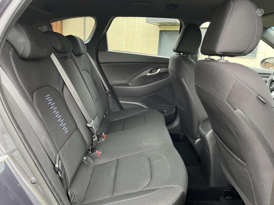 Pelēks Hyundai i30 2018 Tauragė, ar dzinēja tilpumu 1.58 L un nobraukumu 237 tūkst. km par 6950 €, foto 18 vietnē AUTOMOTO.COM.LV