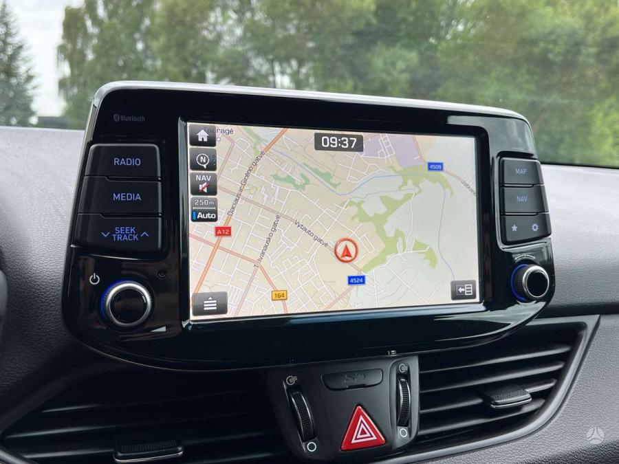 Pelēks Hyundai i30 2018 Tauragė, ar dzinēja tilpumu 1.58 L un nobraukumu 237 tūkst. km par 6950 €, foto 25 vietnē AUTOMOTO.COM.LV