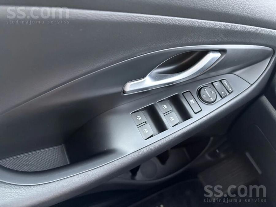 Серый Хендай i30 2018 в Рига, объемом двигателя 1.60 л и пробегом 86 тыс. км за 8900 €, фото 15 на AUTOMOTO.COM.LV