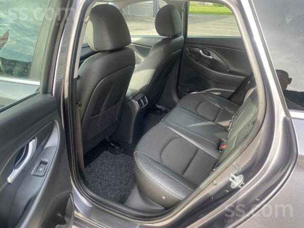 Pelēks Hyundai i30 2018 Rīga, ar dzinēja tilpumu 1.60 L un nobraukumu 261 tūkst. km par 8500 €, foto 7 vietnē AUTOMOTO.COM.LV